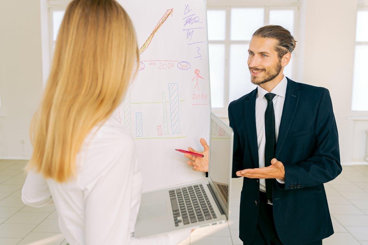 Perbedaan Hard Skill dan Soft Skill di Dunia Kerja: Mana yang Lebih ...